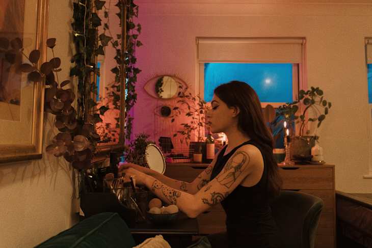 See Inside a 308-Square-Foot UK Rental Studio Apartment | Apartment Therapy