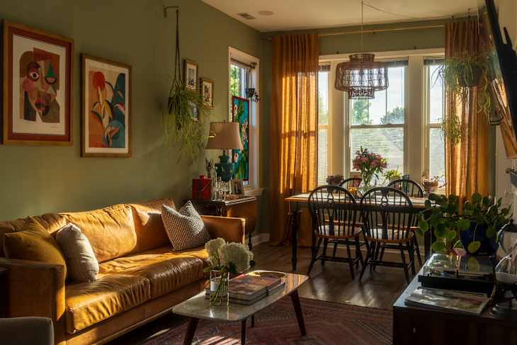 See Inside a Colorful Three-Bedroom Chicago Apartment | Apartment Therapy