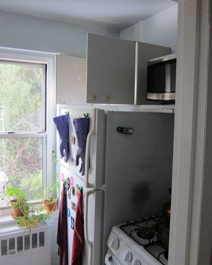 This Tiny Manhattan Kitchen Gets a Modern, Efficient Reno | Apartment ...