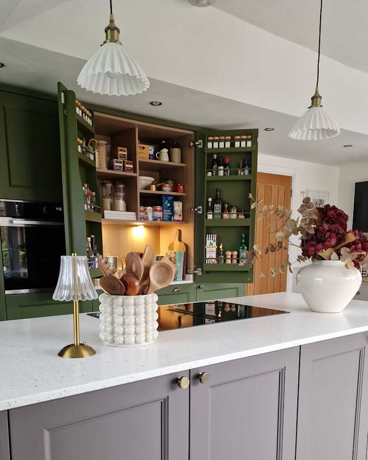 This “So Plain” 2010s Kitchen Got a Gorgeous Green Makeover | Apartment ...