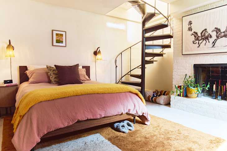 This Basement Bedroom’s Makeover Feels Cozy & “Cocoon-Like” | Apartment ...