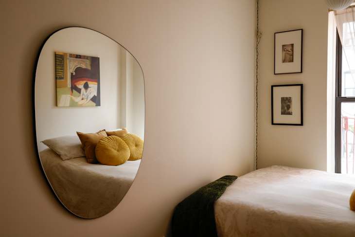 Step Inside This Cozy 375 Square Foot New York City Apartment ...