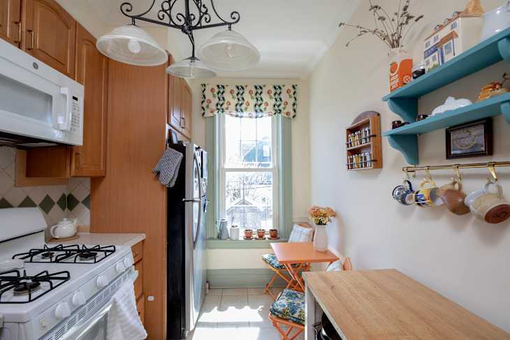 Before & After: A “Crusty” ‘00s Kitchen Gets a $321 Makeover | The Kitchn