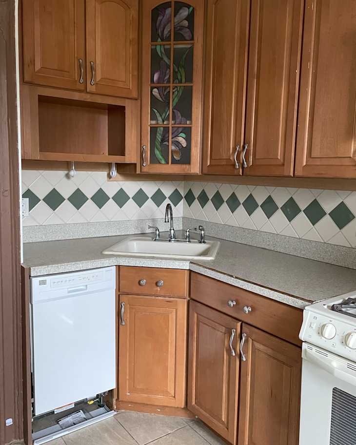 Before & After: A “Crusty” ‘00s Kitchen Gets a $321 Makeover | The Kitchn