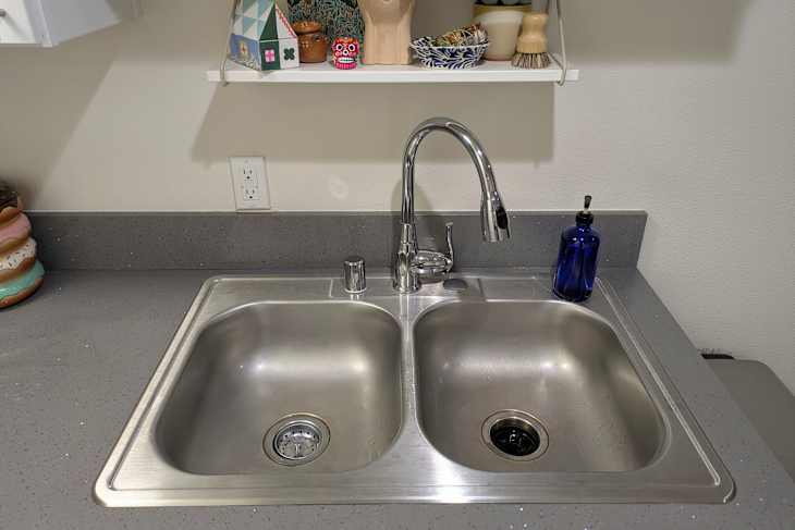 I Tried This Double Bowl Kitchen Sink Hosting Hack & Loved It ...