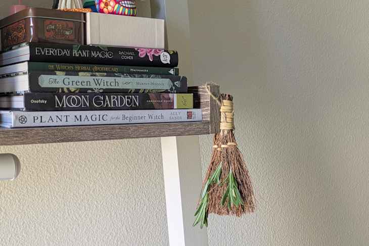 The Trader Joe’s Cinnamon Broom Hack I Swear By | Apartment Therapy
