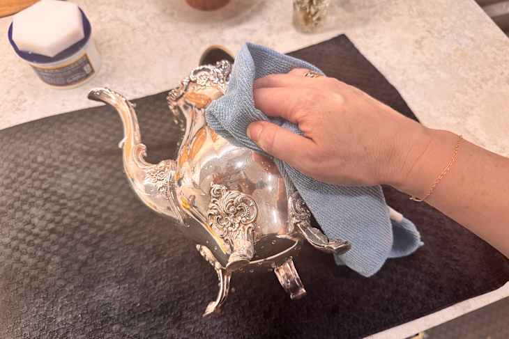 Martha Stewart’s Polishing Silver Method Works Like Magic | Apartment ...