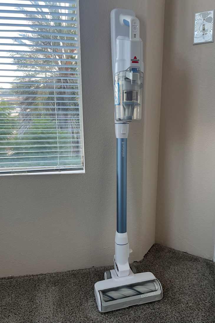 Bissell PowerClean Cordless Stick Vacuum Review With Photos | Apartment ...