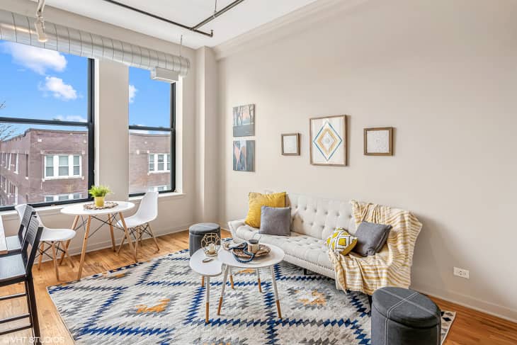 A Stager Transformed This Chicago Condo With A Bar Cart | Apartment Therapy