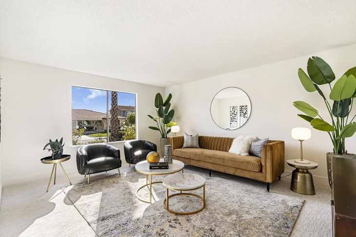 See How a Stager Transformed This “Outdated” Home | Apartment Therapy