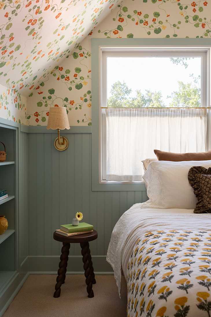 The Contemporary English Cottage Aesthetic Will Dominate 2025 ...