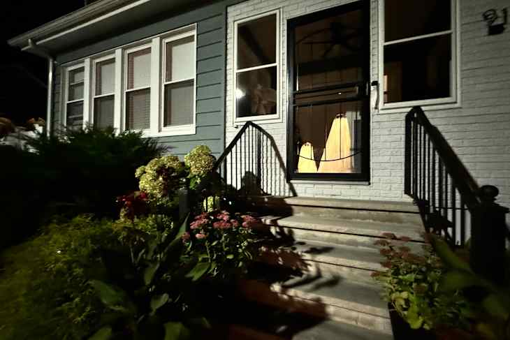 The Pottery Barn "Lit Ghost" Set Looks Amazing in My Home | Apartment ...