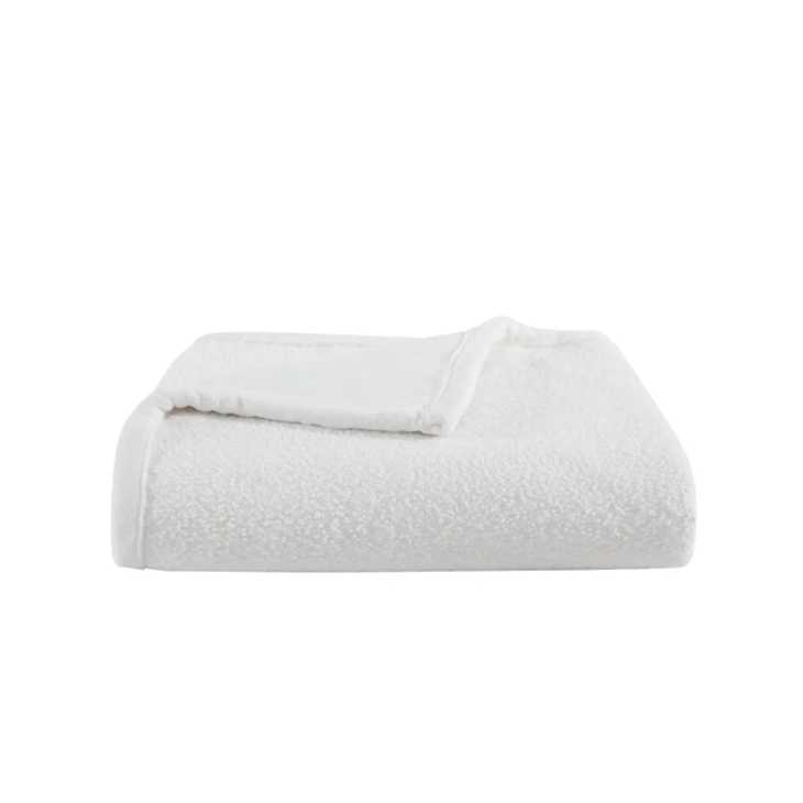 Costco’s New Jennifer Adams Throw Blankets Are a Cozy Fall Go-To | The ...