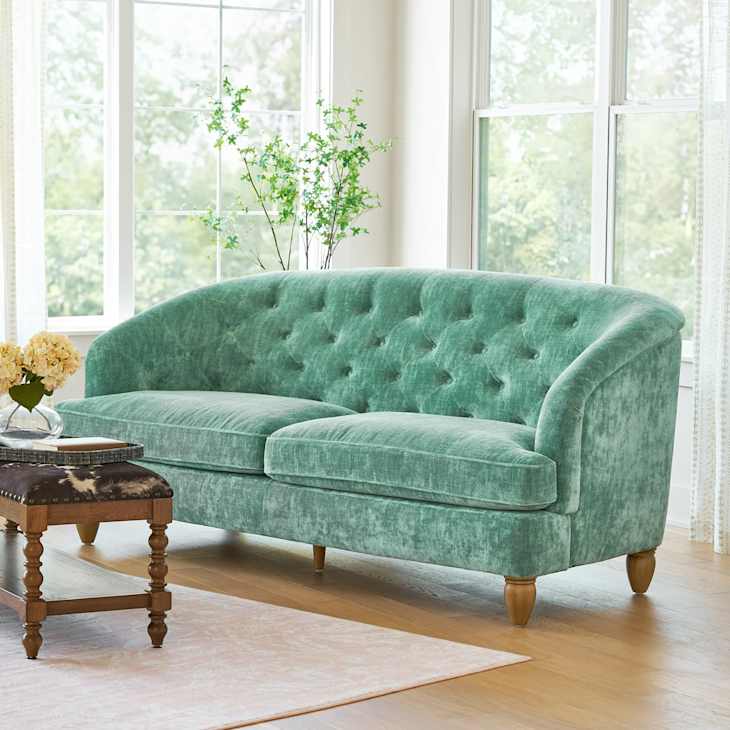 The Pioneer Woman’s New Walmart Collab Has a Great Sofa | Apartment Therapy
