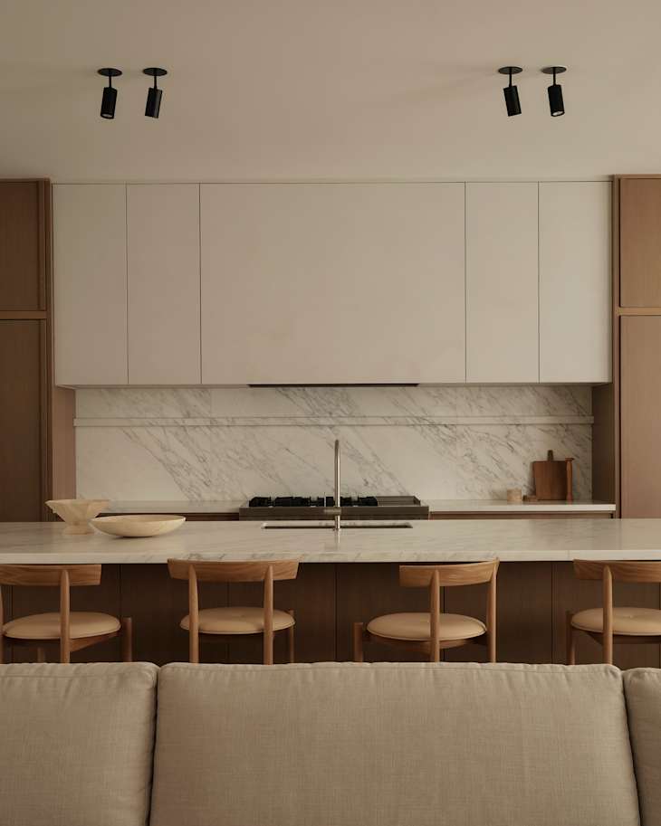 What to Know on the Seamless Countertop & Backsplash Trend | Apartment ...