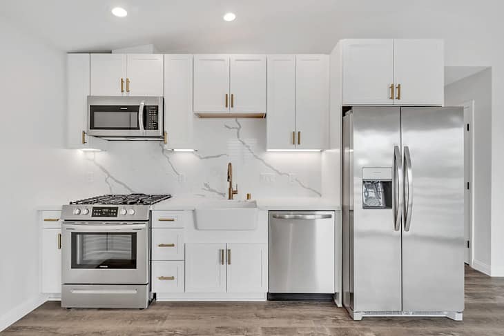 One-Wall Kitchen Design: 7 Layout Tips, Plus Pros & Cons | Apartment ...