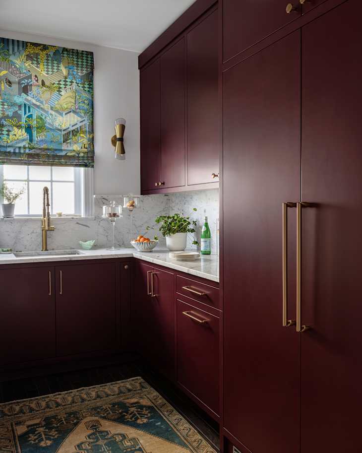 15 Scullery Kitchen Ideas for Functional Design and Layout | Apartment ...