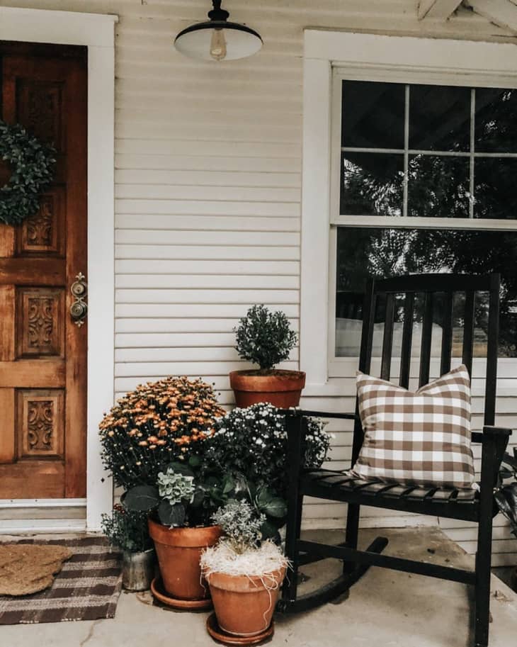 10 Fun Fall Patio Ideas - How to Decorate Your Patio for Autumn ...