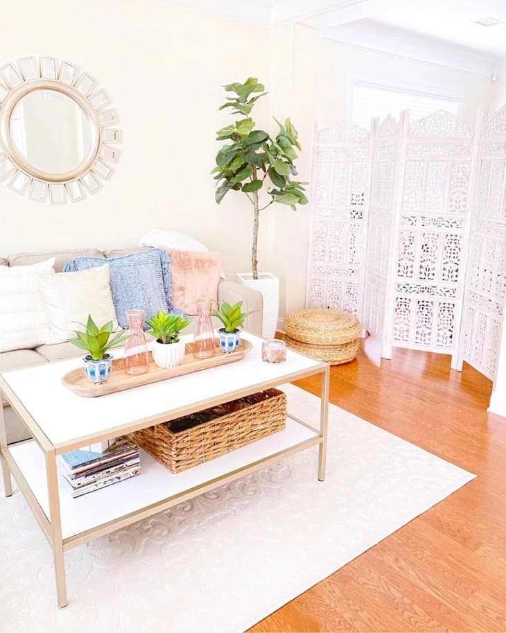 22 Door Alternatives That Will Make Your Space Feel Larger | Apartment ...