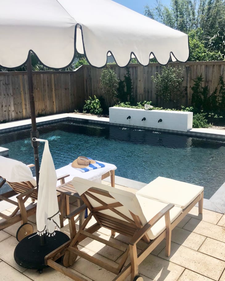 9 Cool Black Bottom Pools - Photos of Amazing Pools with Dark Floors ...