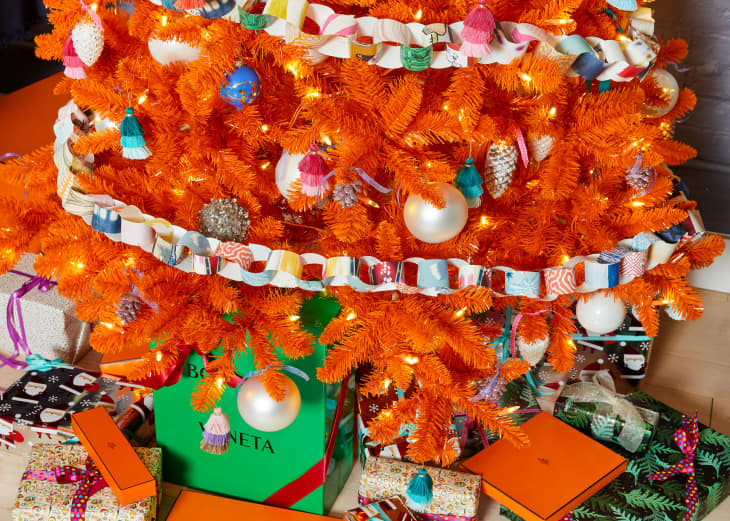 This Controversial Color of Christmas Tree Is Trending With Designers ...