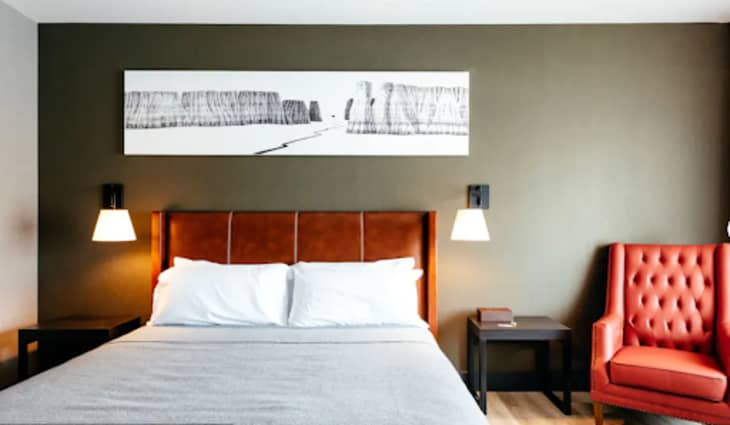 Red Hotel Rooms That Taylor Swift Fans Will Love | Apartment Therapy