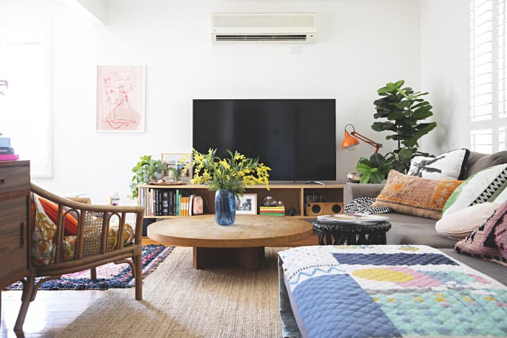 Vibrant Art and Rugs Add Color to This Rental House | Apartment Therapy