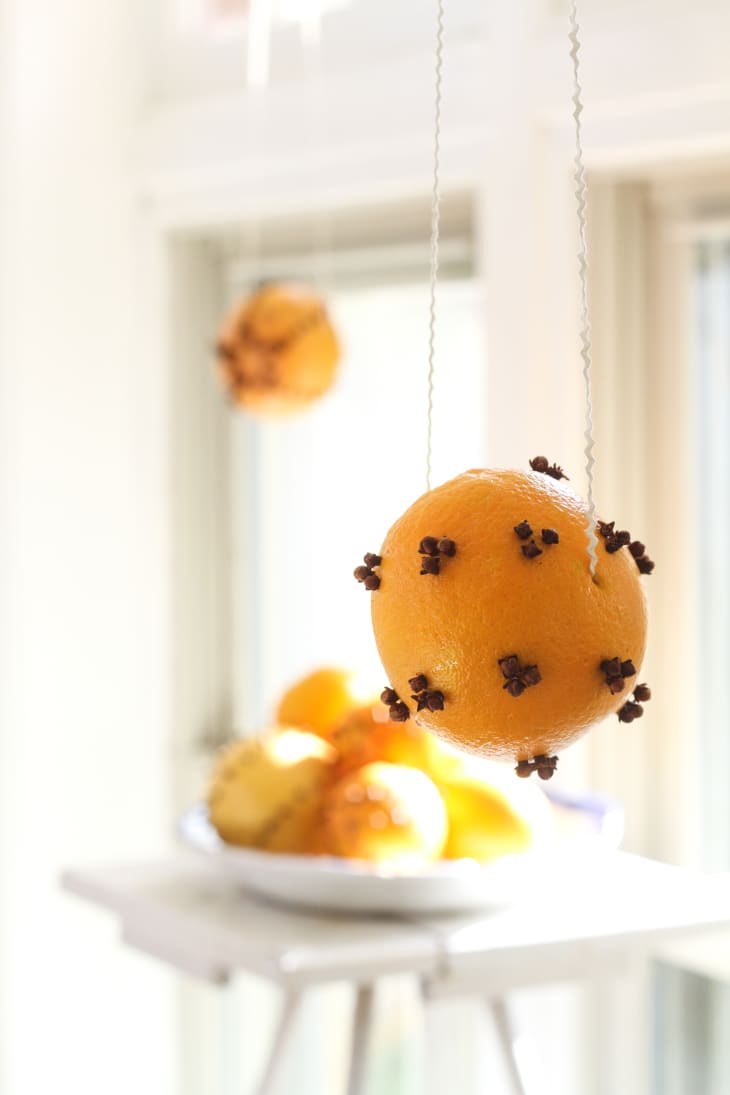 Easy-to-Make Orange & Clove Pomander Balls for Christmas | Apartment ...