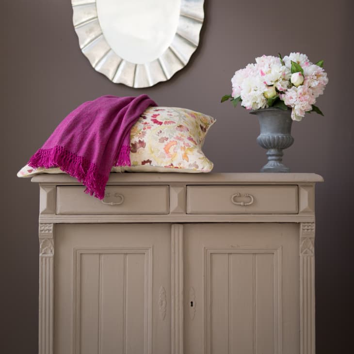 Modern Chalk Paint Ideas: Chic Not Shabby! | Apartment Therapy