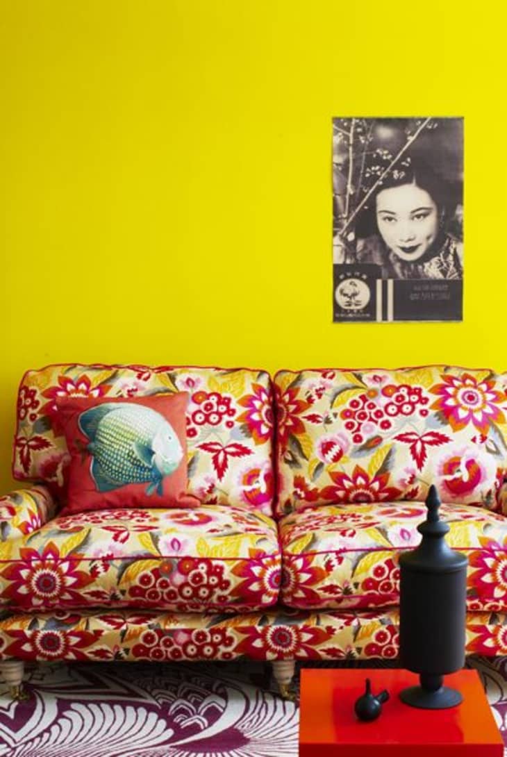 10 Rooms With Modern, Patterned Sofas | Apartment Therapy