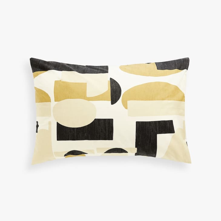 What is a Pillow Sham - And How is it Different From a Pillowcase ...