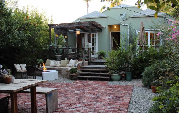 26 Best Fire Pit Ideas to Transform Your Outdoor Space | Apartment Therapy