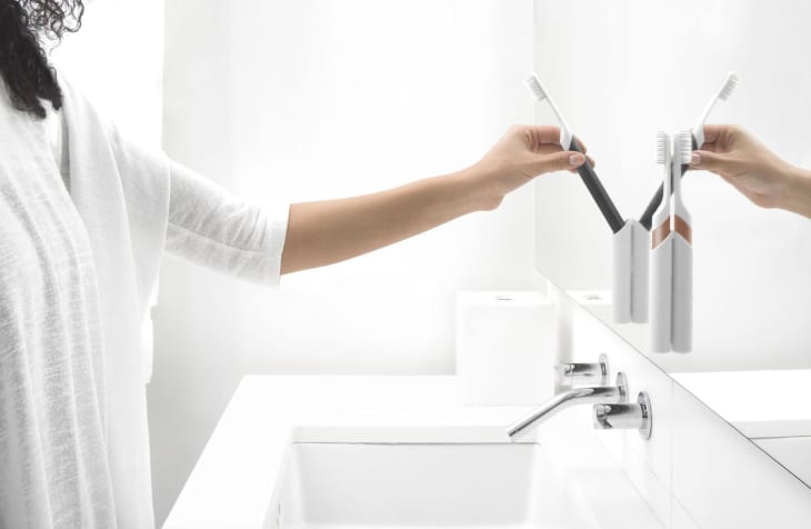 How to Store Your Toothbrush: The Most Sanitary Way to Do it ...