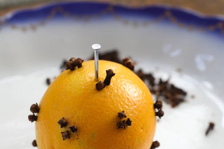Easy-to-Make Orange & Clove Pomander Balls for Christmas | Apartment ...