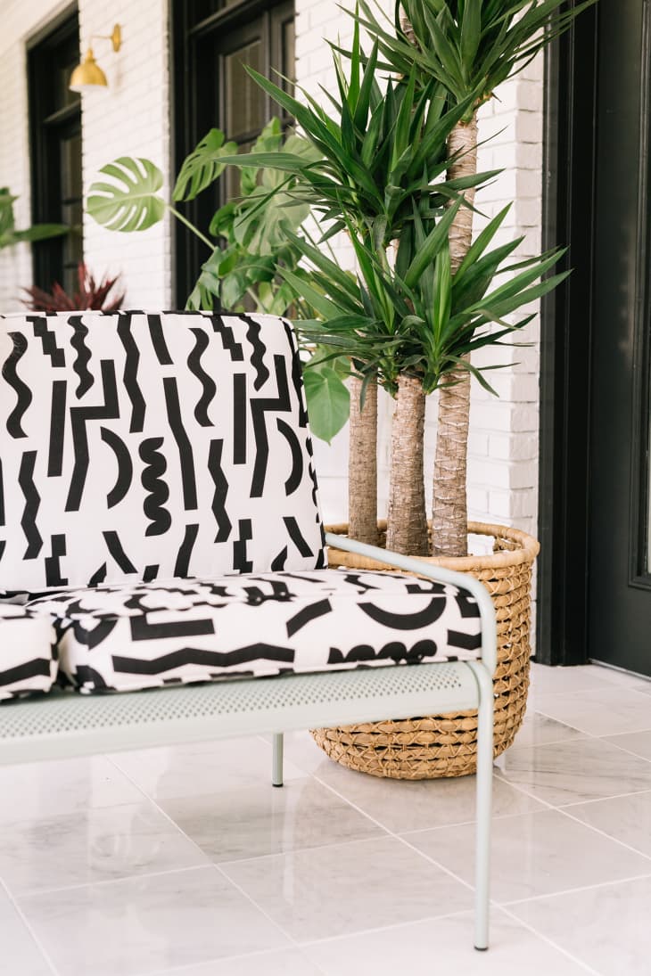 10 Rooms With Modern, Patterned Sofas | Apartment Therapy