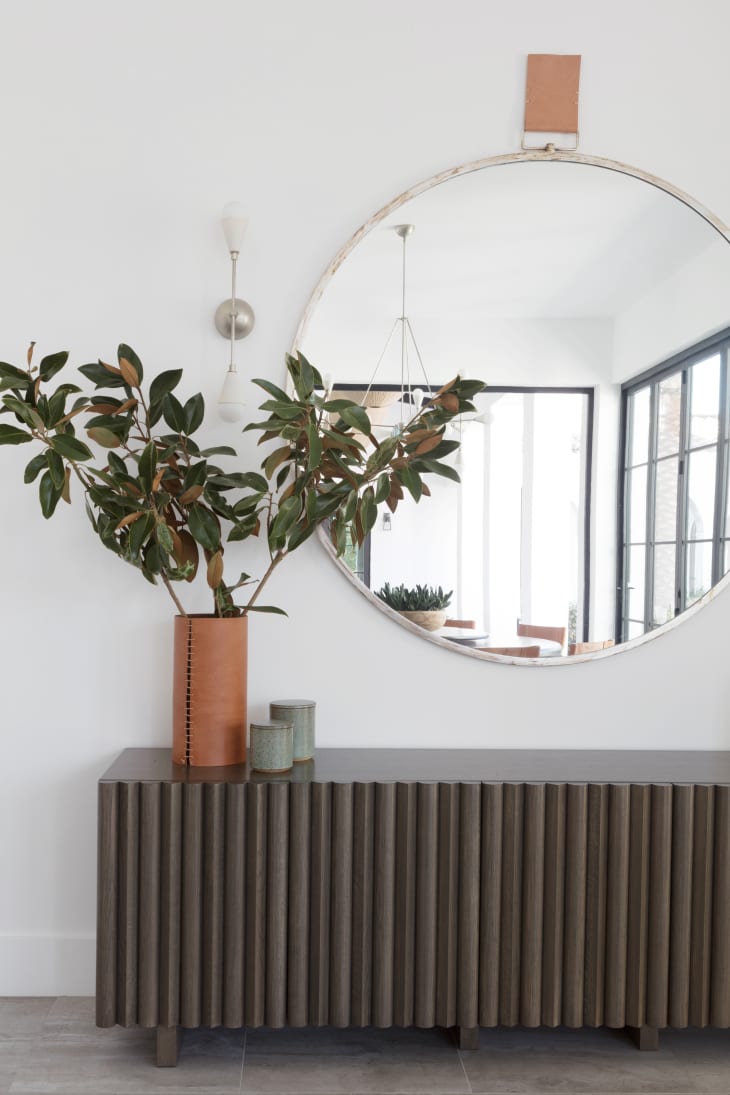 12 Timeless White Paint Colors That Are Designer-Approved | Apartment ...