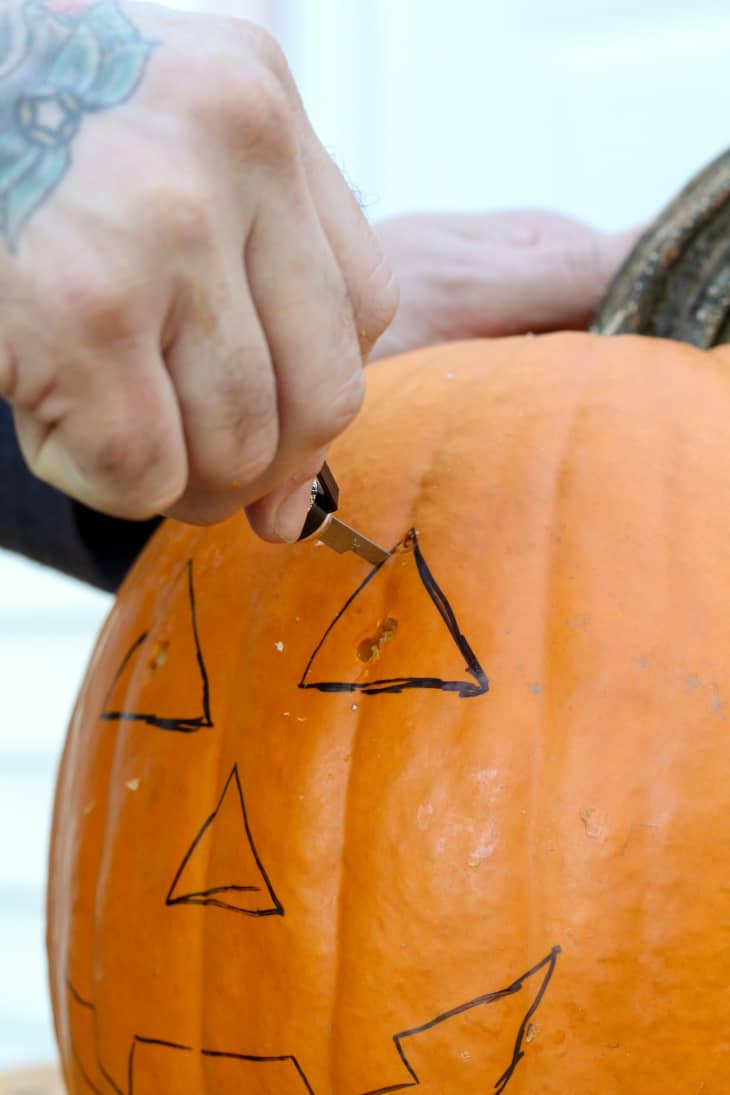 Easy, Fast Way to Carve a Halloween Pumpkin | Apartment Therapy