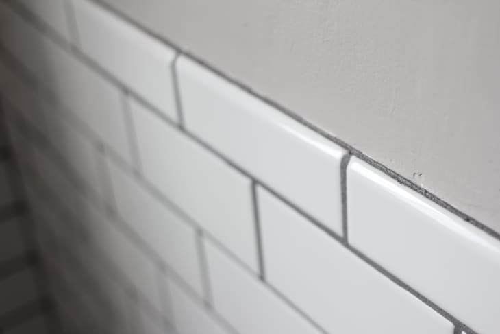 Renovation Project Secret: How To Lay A Perfect Bead of Caulk Quickly ...