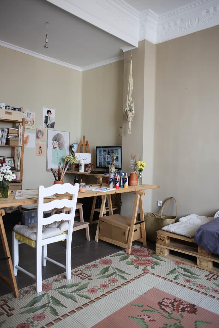 Workspace Tour: A Warm & Cozy Studio in Spain | Apartment Therapy