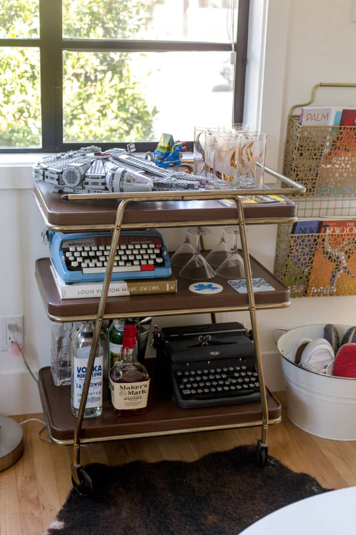 How to Decorate With Typewriters - Vintage Typewriter Design Ideas ...