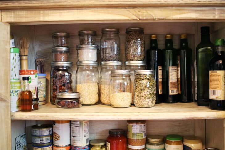4 Things that Define an “Adult” Pantry, According to Home Stagers ...