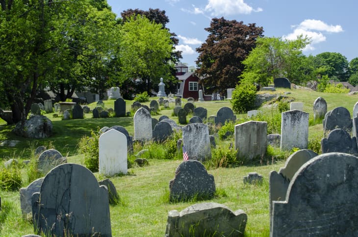 Hocus Pocus Self-Guided Walking Tour - Salem MA | Apartment Therapy