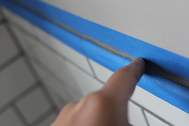 Renovation Project Secret: How To Lay A Perfect Bead of Caulk Quickly ...