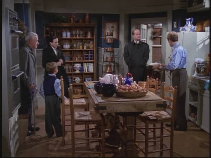 Best Thanksgiving TV Episodes - Seinfeld, West Wing | Apartment Therapy