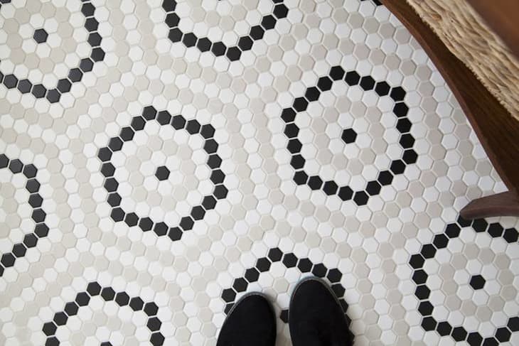 Mosaic Tile Floor Ideas for Vintage Style Bathrooms | Apartment Therapy