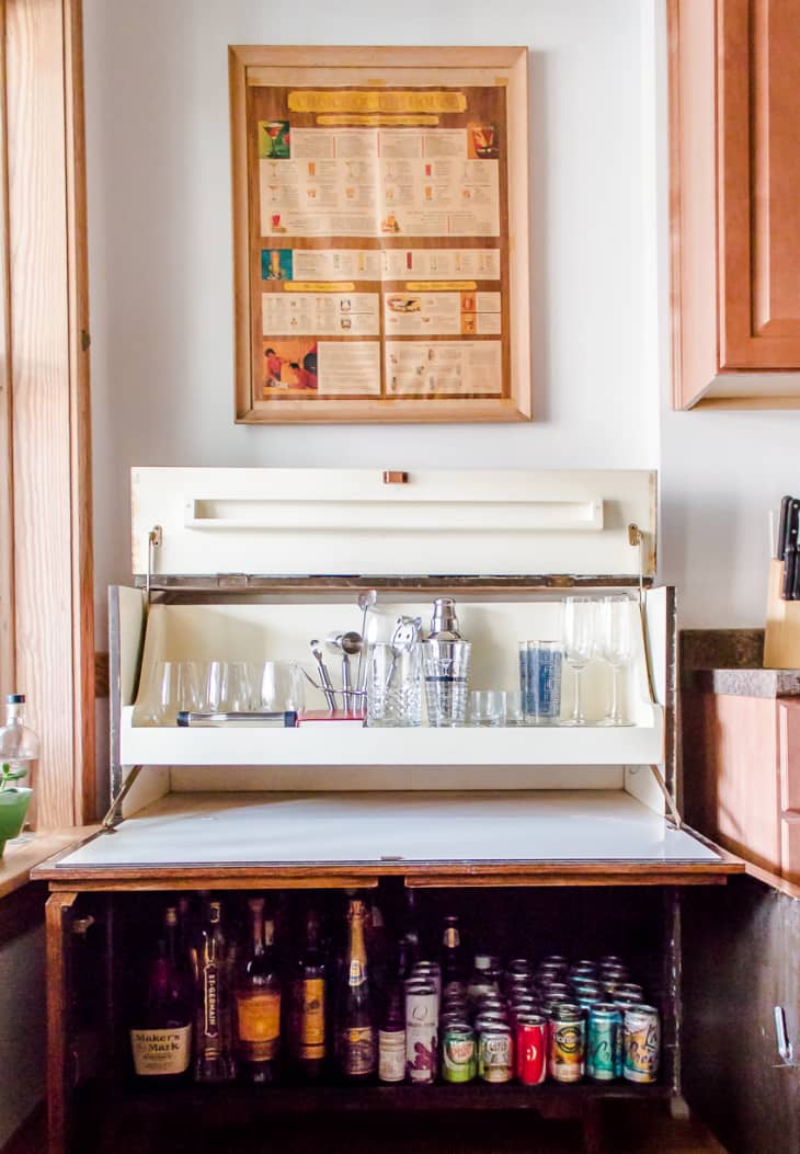 Eclectic Travelers Share Their Life and Apartment in Chicago ...