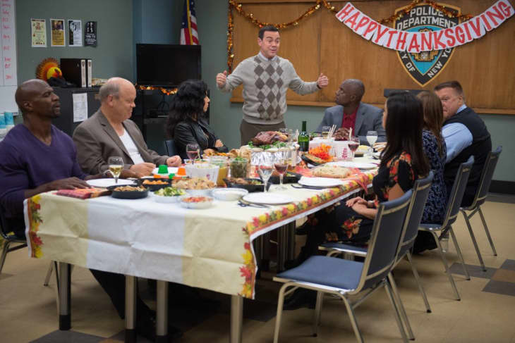 Best Thanksgiving TV Episodes - Seinfeld, West Wing | Apartment Therapy