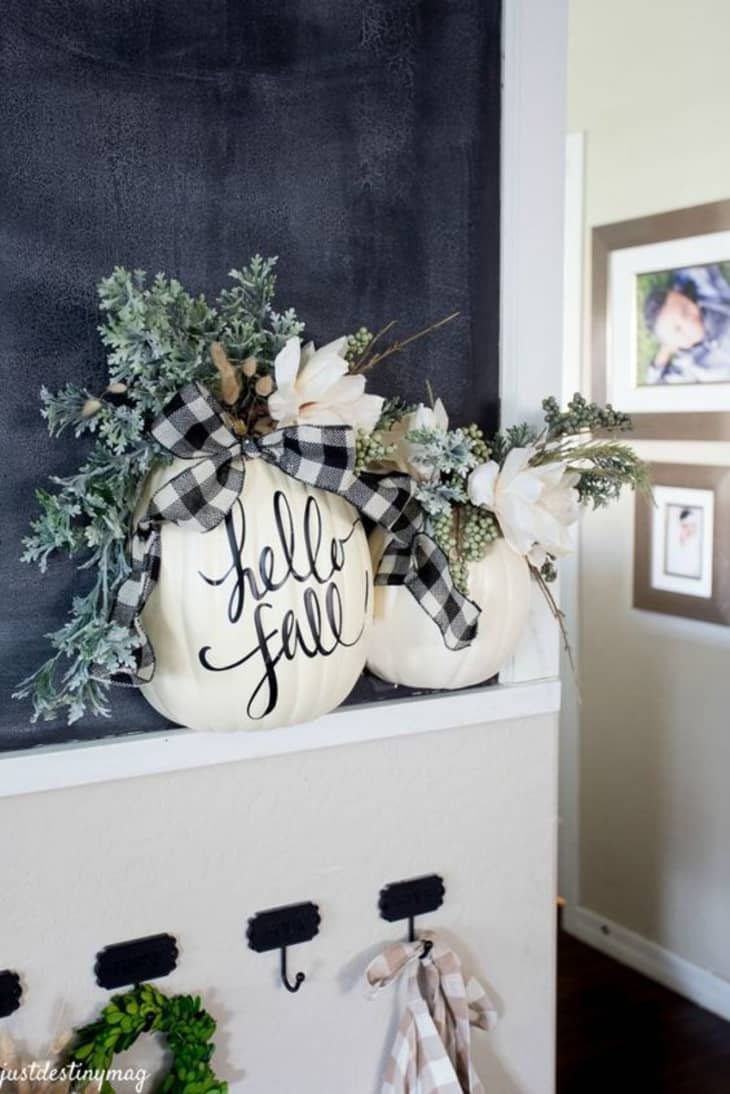 60 Fun Fall Decorating Ideas - Best Autumn Home Decor Ideas | Apartment ...