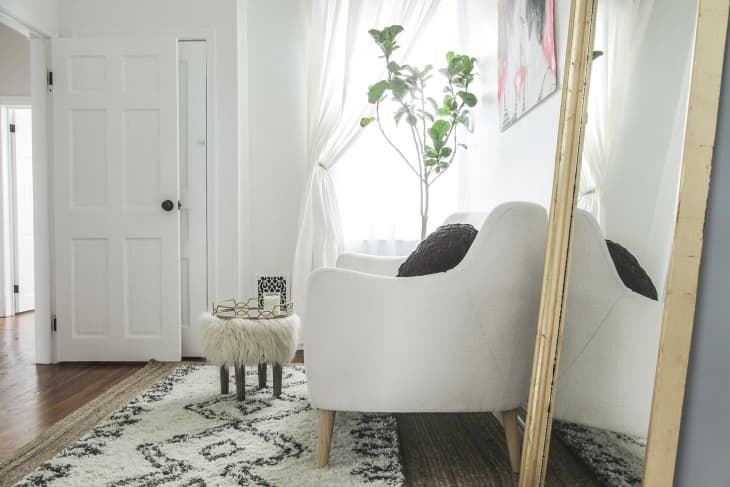 A Guest Bedroom Gets More Functional as a Combo Dressing Room ...