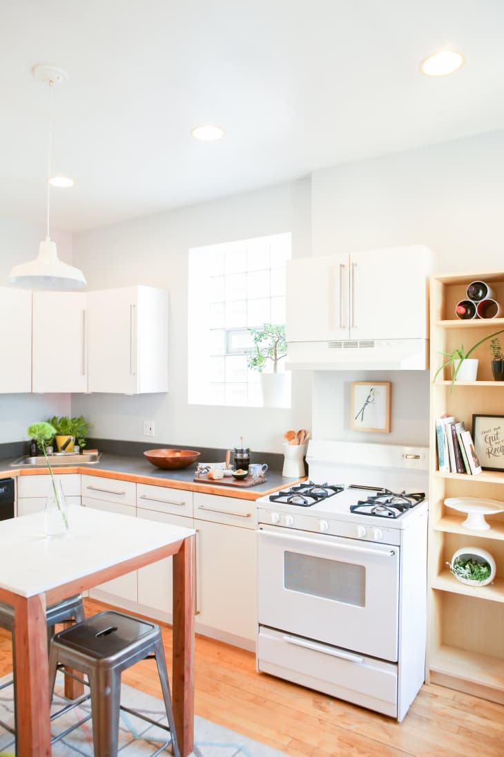 Ashlee’s Happy & Bright Chicago Apartment | Apartment Therapy